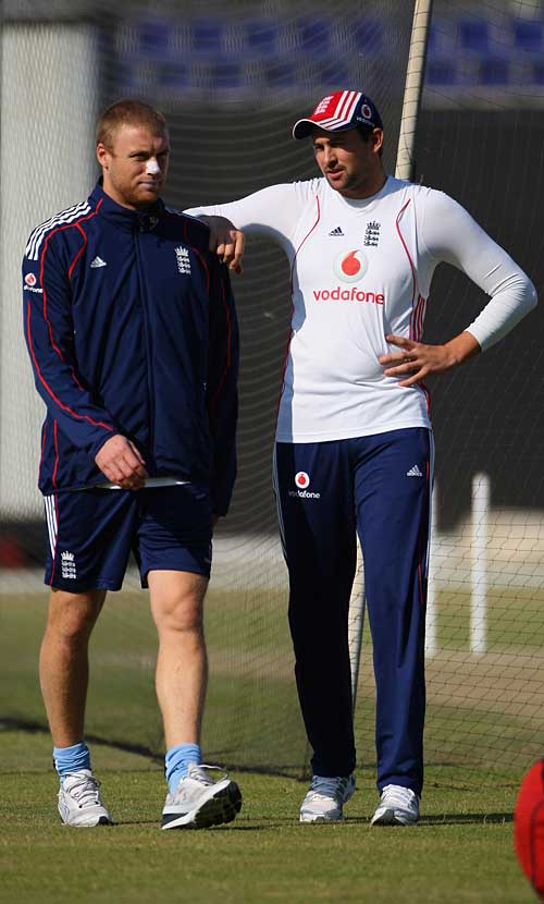 Shoulder to shoulder: Andrew Flintoff and Steve Harmison during England ...