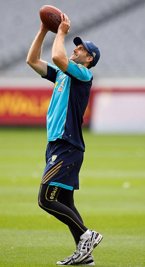 Simon Katich enjoys a game of Aussie Rules | ESPNcricinfo.com