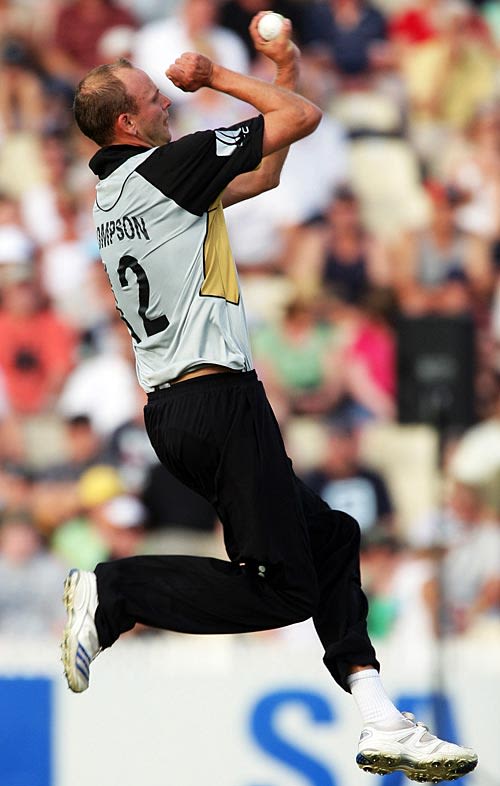 Ewen Thompson in his delivery stride | ESPNcricinfo.com