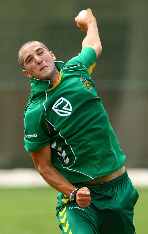 Wayne Parnell bowls in the nets | ESPNcricinfo.com