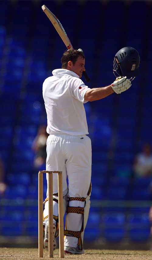Andrew Strauss acknowledges his century | ESPNcricinfo.com