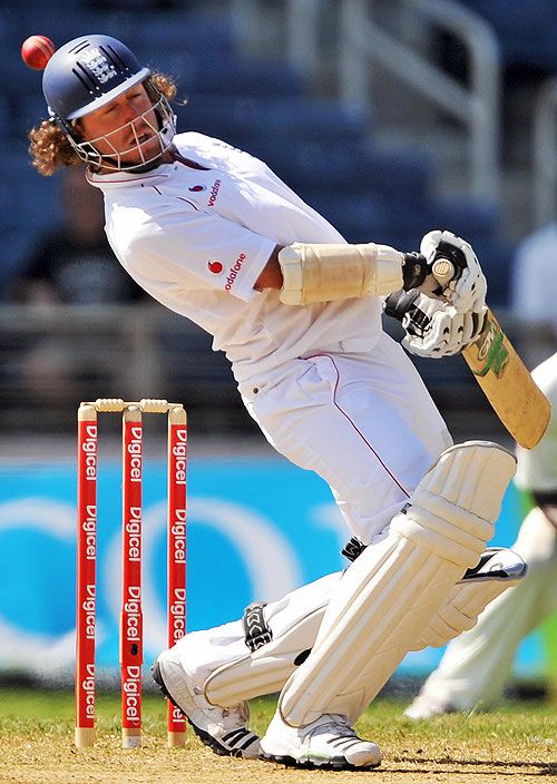 Ryan Sidebottom sways inside the line | ESPNcricinfo.com