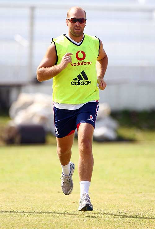 Matt Prior puts in the hard yards | ESPNcricinfo.com