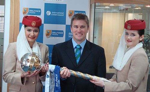 Errol Stewart hands over the ICC Test Championship mace | ESPNcricinfo.com
