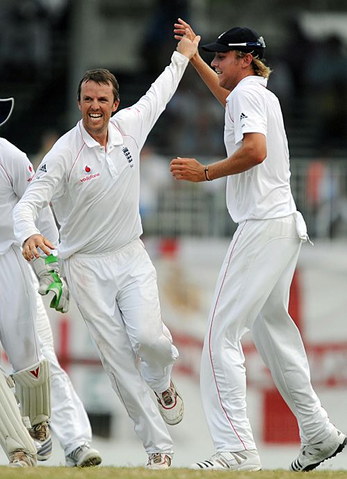 Graeme Swann celebrates the wicket of Devon Smith | ESPNcricinfo.com