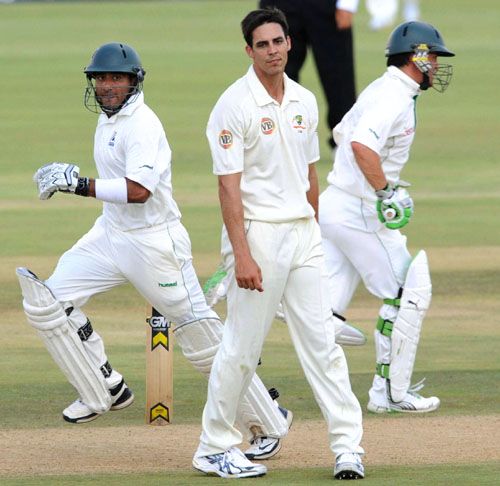 Mitchell Johnson looks on in frustration | ESPNcricinfo.com
