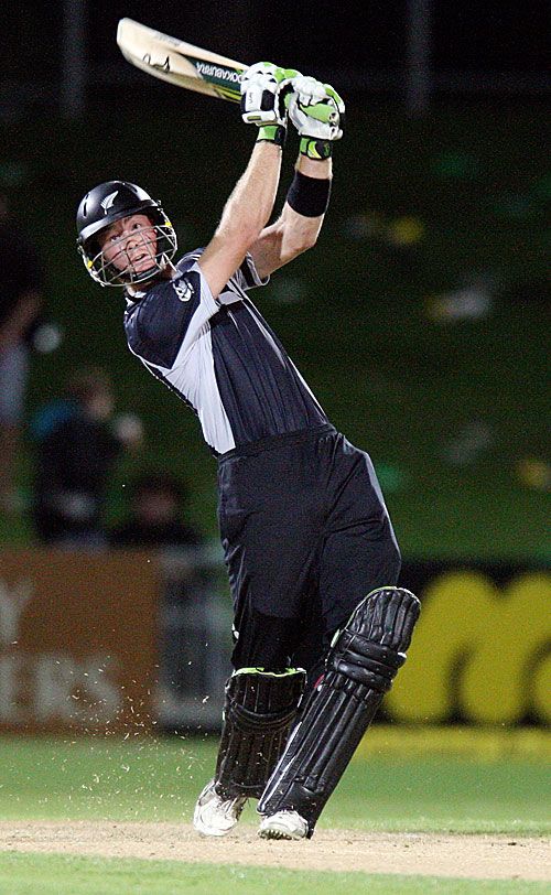 Martin Guptill lofts during his 64 | ESPNcricinfo.com