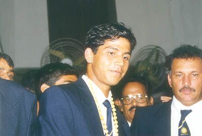 Indian opener Manish Sharma and coach Binny meet their fans ...