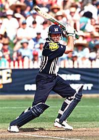 Paul Reiffel batting for Victoria | ESPNcricinfo.com