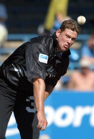 Oram delivers during his spell of 2-49 | ESPNcricinfo.com