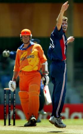 Anderson appeals for an lbw appeal against Tim De Leede | ESPNcricinfo.com