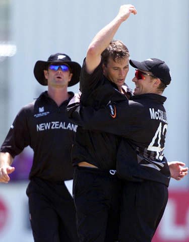 Shane Bond and Brendon McCullum celebrates after Bond caught Bagladesh ...