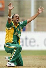 Robin Peterson appeals | ESPNcricinfo.com