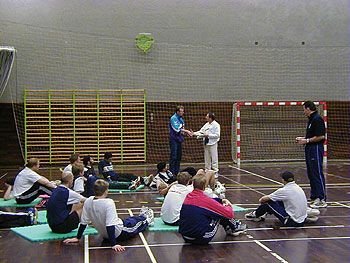 Derek Randall addresses the Danish senior squad | ESPNcricinfo.com