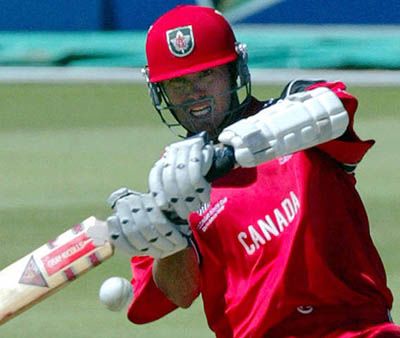 John Davison lofts one over the fence | ESPNcricinfo.com