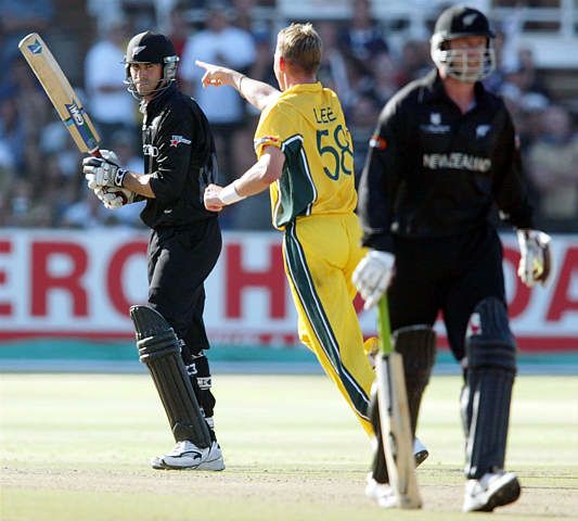 Brett Lee celebrate taking his wicket of Fleming at St. George's Park ...