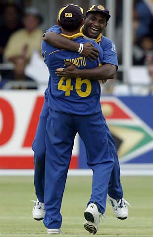 Atapattu embraces Jayasuriya after the fall of Ponting | ESPNcricinfo.com