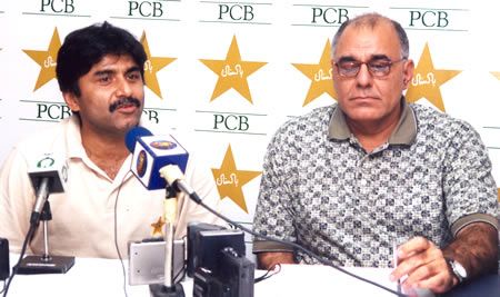 Javed Miandad and Haroon Rashid at press conference | ESPNcricinfo.com