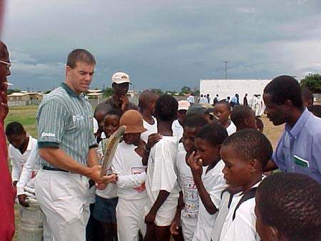 Heath Streak (captain Zimbabwe) meeting young enthusiastic cricketers ...