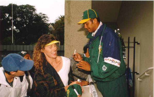 Roger Telemachus signing autographs | ESPNcricinfo.com
