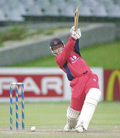 Warren Hegg powers his way to 61 | ESPNcricinfo.com