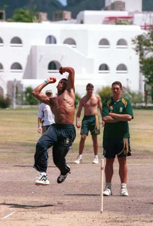 Ntini takes some bowling practice | ESPNcricinfo.com