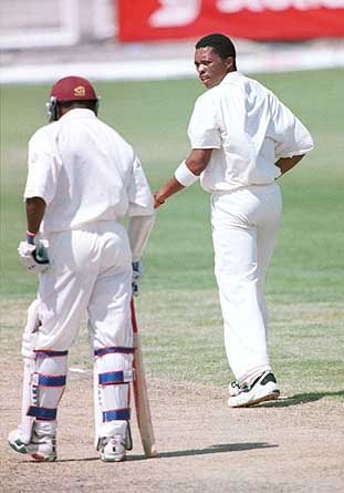 Ntini gives Lara an old fashioned look | ESPNcricinfo.com