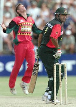 Andy Blignaut is distraught as Akram Khan is dropped behind the wicket ...