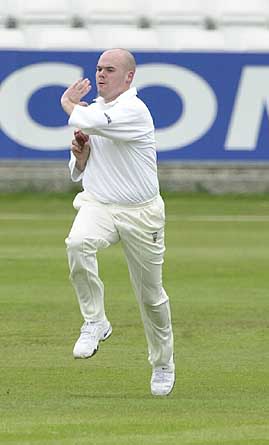 Neil Killeen bowling at the start of the 2001 season | ESPNcricinfo.com