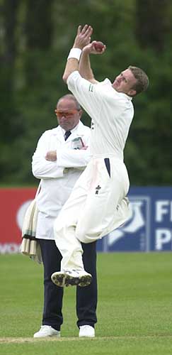 Dominic Cork bowling study, 2002 | ESPNcricinfo.com