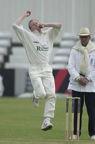 Kevin Dean bowling study 2002 | ESPNcricinfo.com