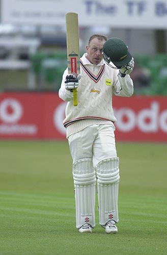 Trevor Ward gets the applause at his hundred | ESPNcricinfo.com