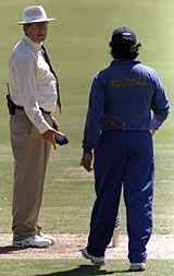 Arjuna Ranatunga argues with Ross Emerson after a no-ball incident ...