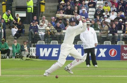 Ed Giddins batting at Lord's 2000 | ESPNcricinfo.com