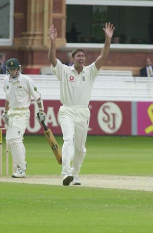 Giddins gets another wicket at Lord's 2000 | ESPNcricinfo.com