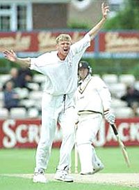 Peter Martin traps Jason Laney LBW | ESPNcricinfo.com