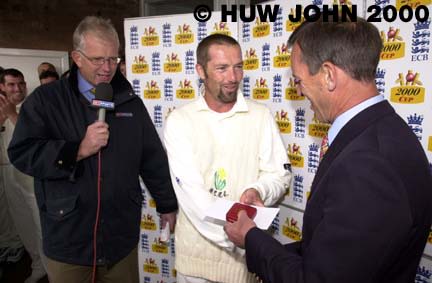 Maynard receives Man of the Match Award | ESPNcricinfo.com