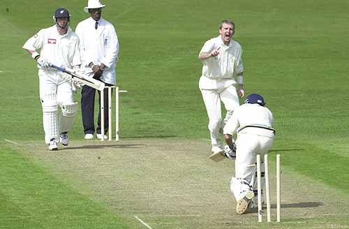 Dominic Cork bowls Michael Vaughan for 2 | ESPNcricinfo.com
