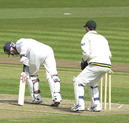 Chris Read whips off the bails but Daley is in his ground | ESPNcricinfo.com