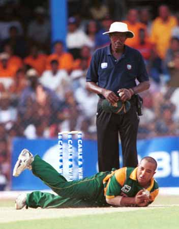 Paul Adams fields off his own bowling | ESPNcricinfo.com