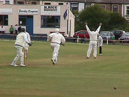 Peter Sleep has an lbw appeal turned down | ESPNcricinfo.com