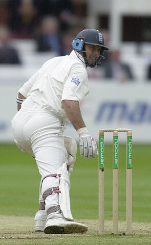Nasser Hussain Looks Back To See His Edge Off Zoysa Caught Behind By Sangakkara