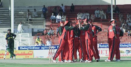 Zimbabwe team celebrates a wicket | ESPNcricinfo.com