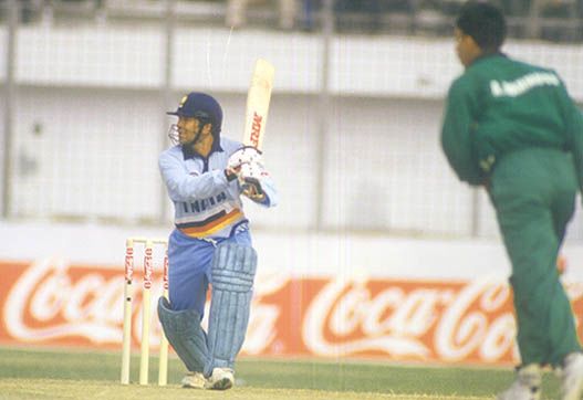 Sachin drives Azhar Mahmood through the covers | ESPNcricinfo.com