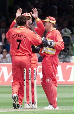 Henry Olonga celebrates, Australia v Zimbabwe, World Cup 1999 ...