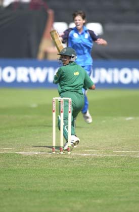 Reid is out for 7, the bowler is Pearson | ESPNcricinfo.com