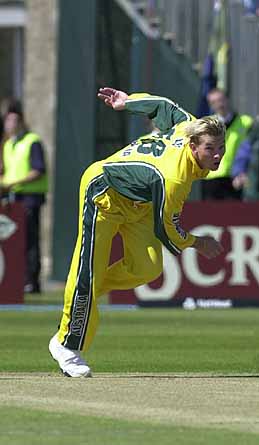 Brett Lee bowling from the Pavilion End | ESPNcricinfo.com