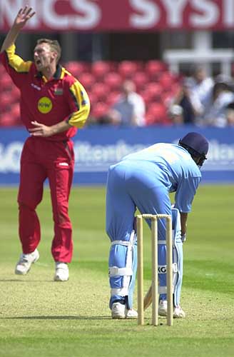 Jamie Grove belts out an lbw appeal against Sehwag but does not get the ...