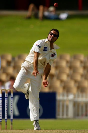 John Davison in action in the Pura Cup match between the Southern ...