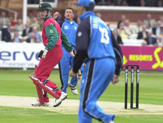 Neil Johnson edges Gough to the gully only for Hick to put down ...